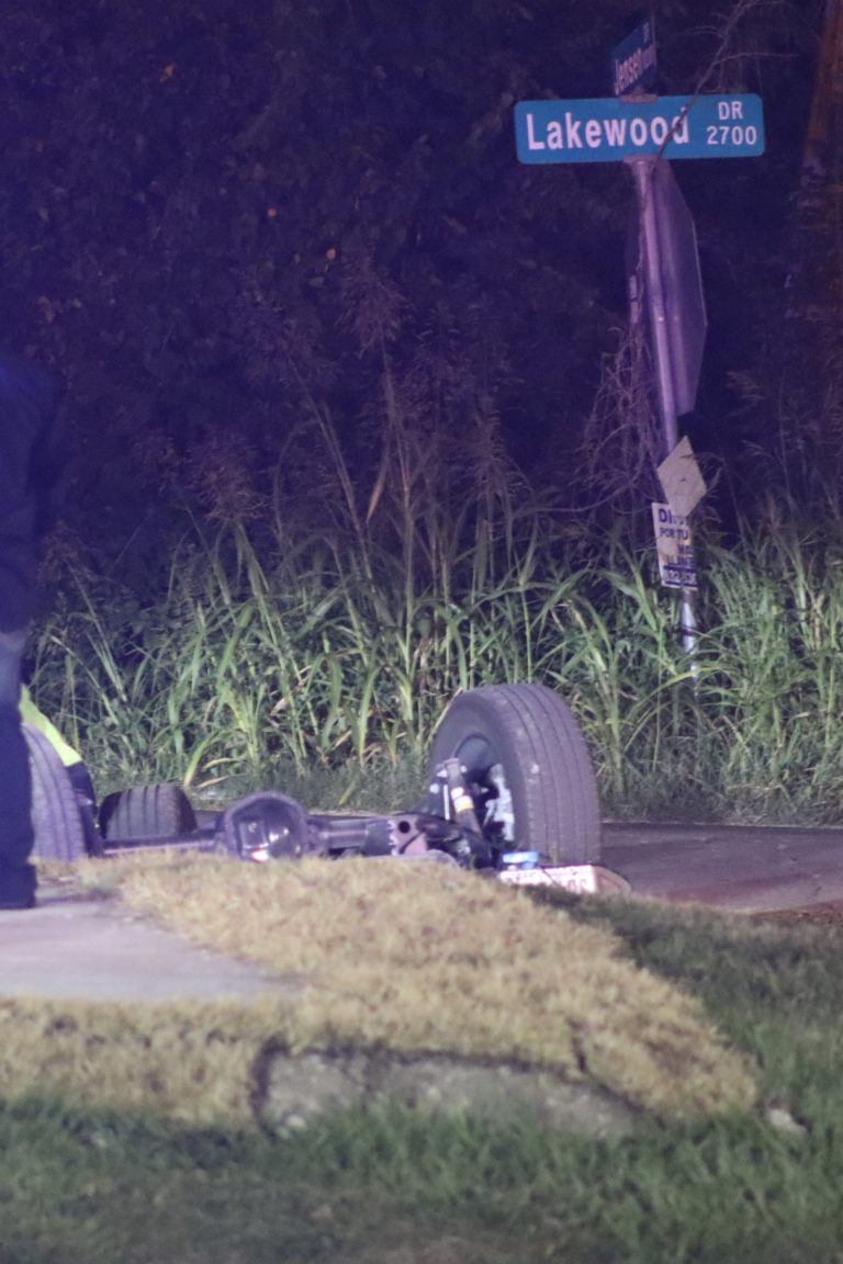 Jeep Driver Ends Up In Northeast Houston Ditch Upside Down Houston Stringer 8213