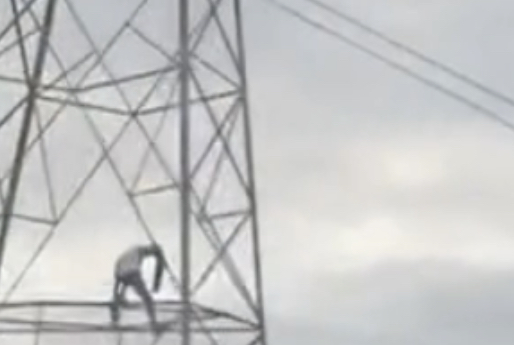 New video shows man who was rescued after climbing power transmission ...