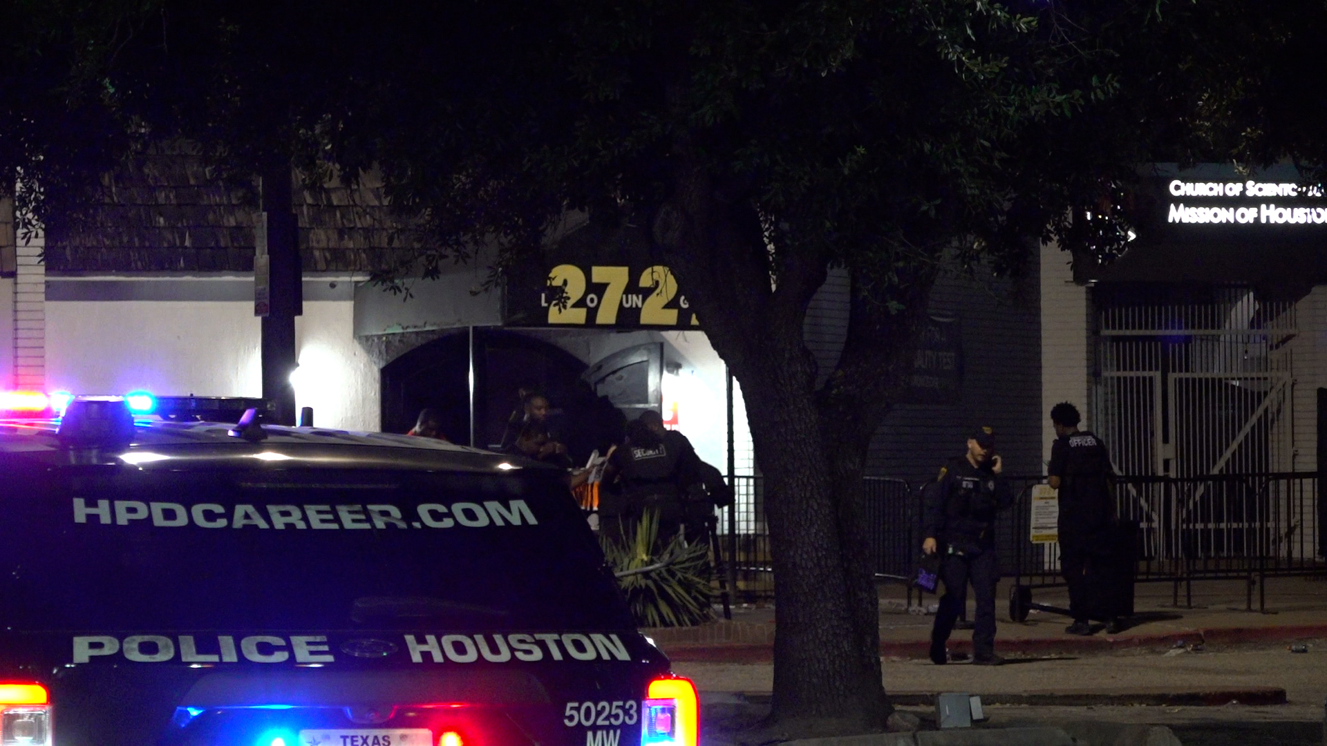 Four shot during shooting inside Galleria area lounge - Houston Stringer