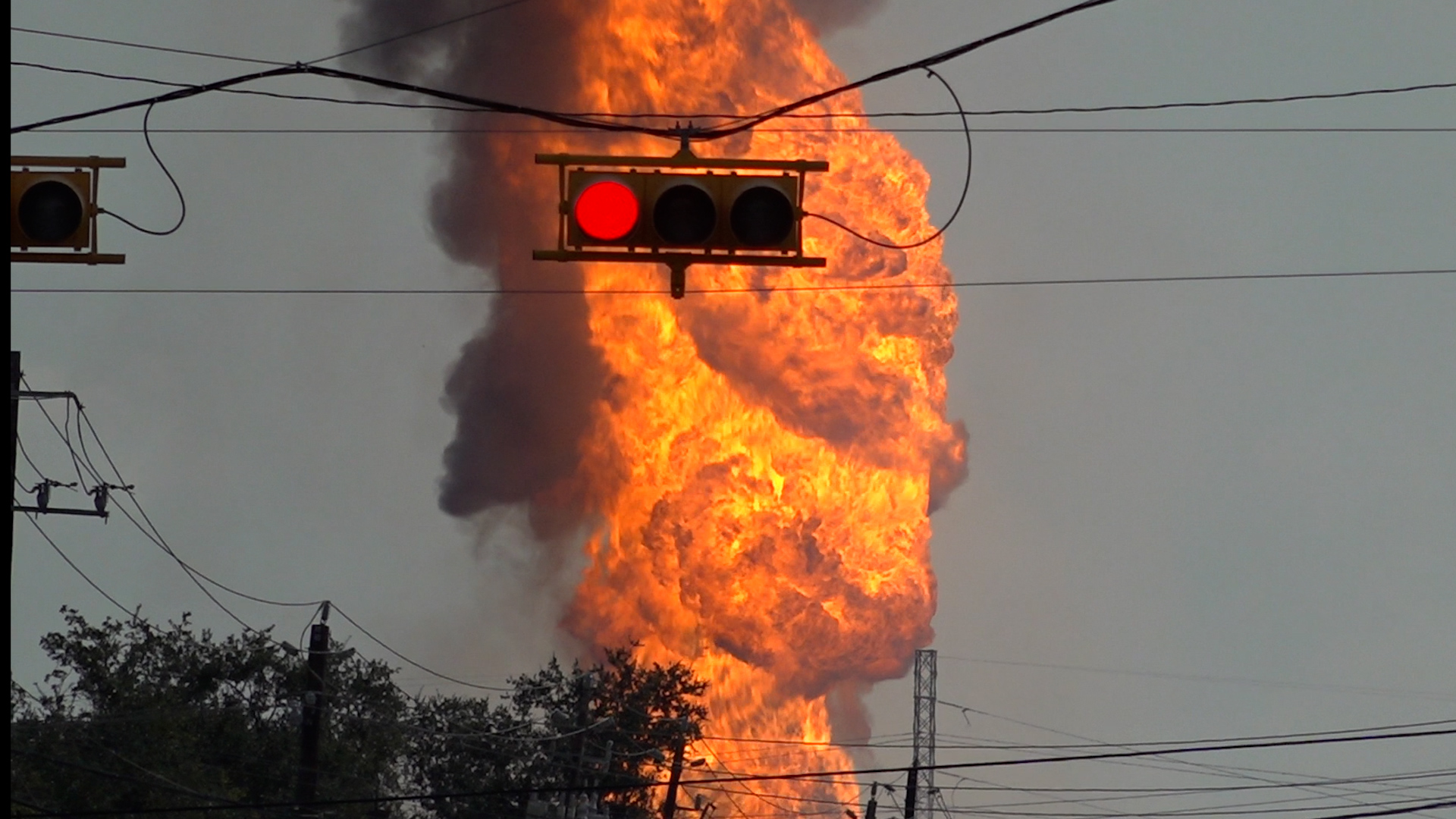 Several homes caught fire during Energy Transfer Partners pipeline fire ...