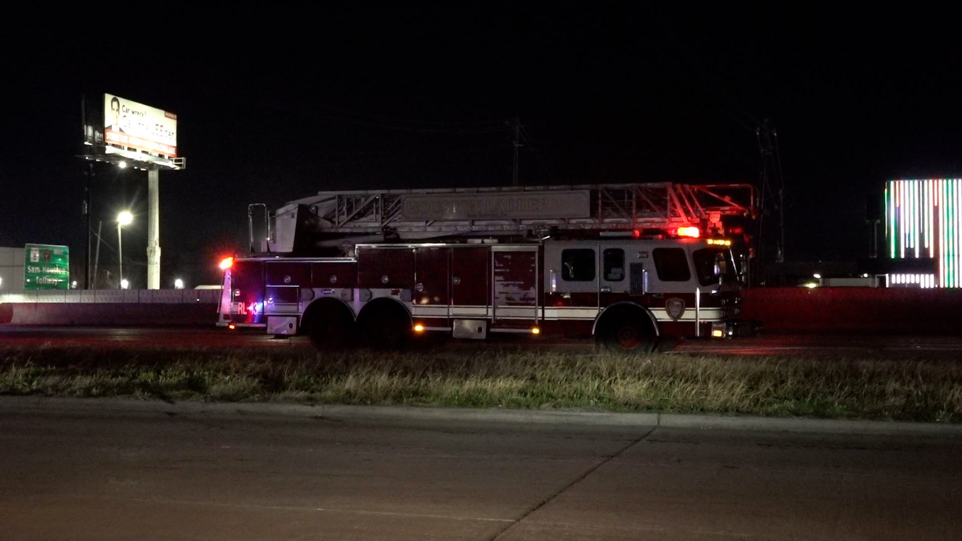 Fatal auto-pedestrian crash shuts down North Freeway southbound - Houston Stringer