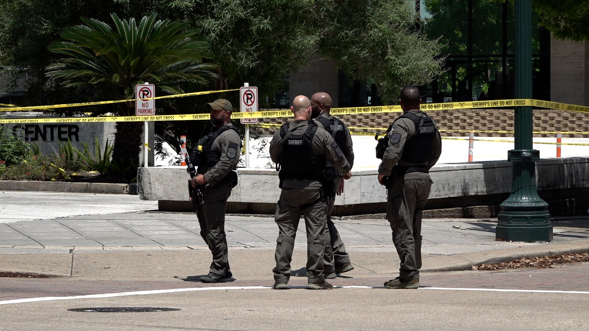 Deputy and suspect wounded in shootout near Downtown Houston Courthouse ...