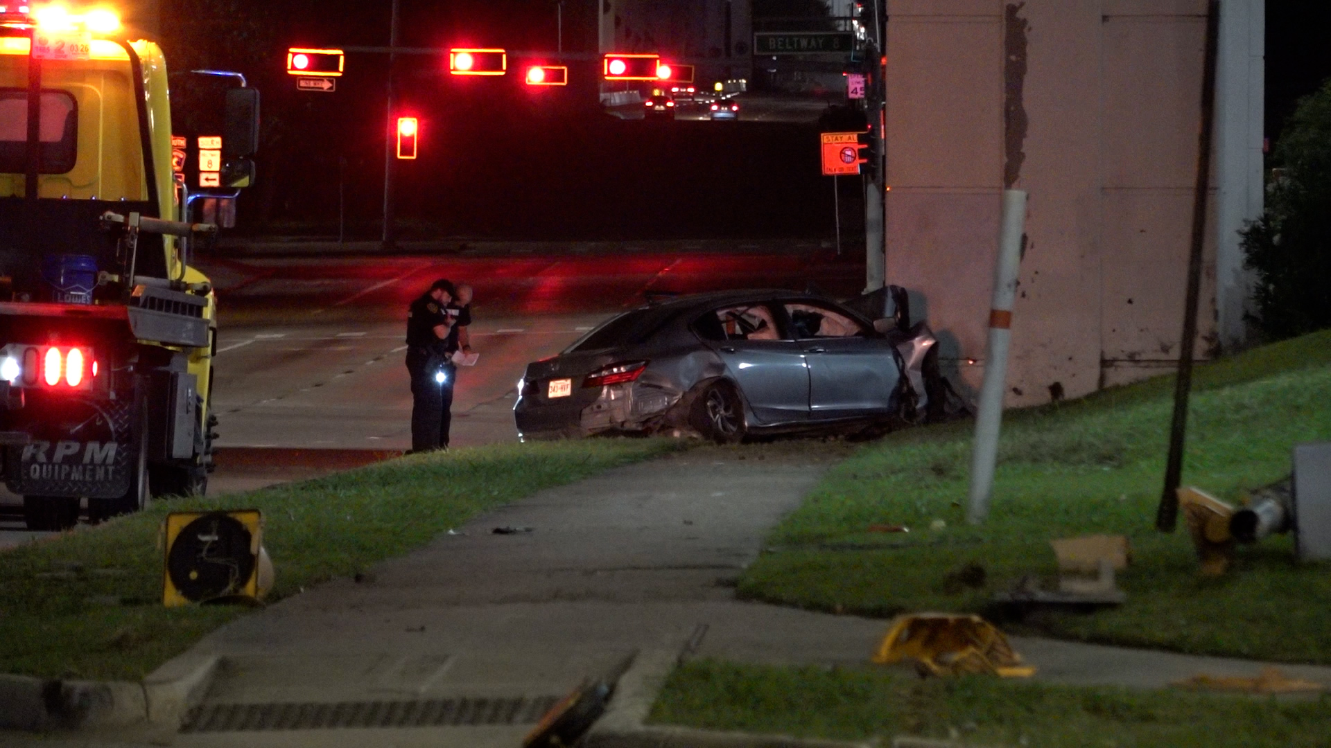 Man killed in single-vehicle crash on Katy Freeway service road near ...