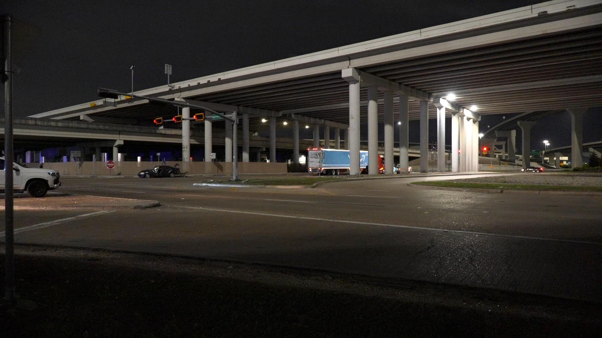 Driver killed after truck carrying Amazon trailer runs red light ...